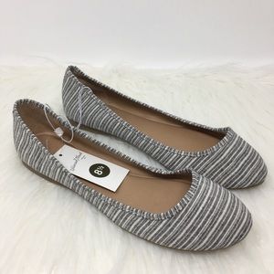 Universal Thread | Shoes | Universal Thread Alisa Closed Toe Ballet ...